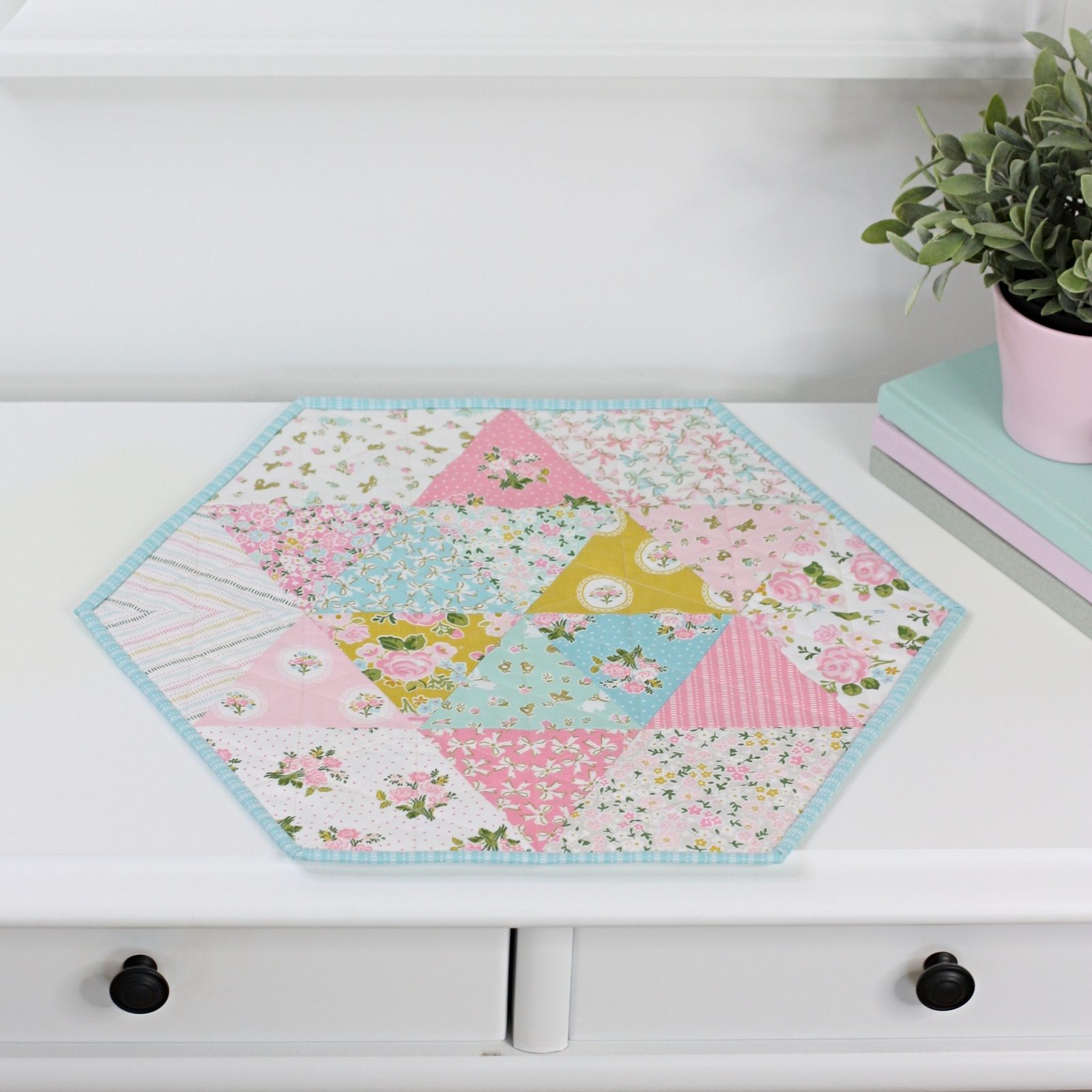 Splendid Star Table Topper - A Spoonful of Sugar Shop